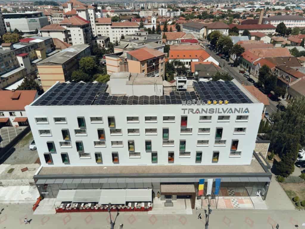 FOTO: La 50 de ani de la construcție, Hotel Transilvania este unul ...