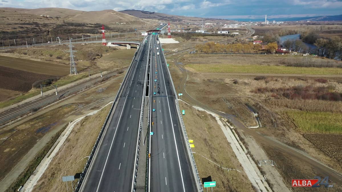 VIDEO: Cum arată zona închisă de CNAIR pe autostrada A10, la nodul Alba Iulia Nord. Fisuri ...