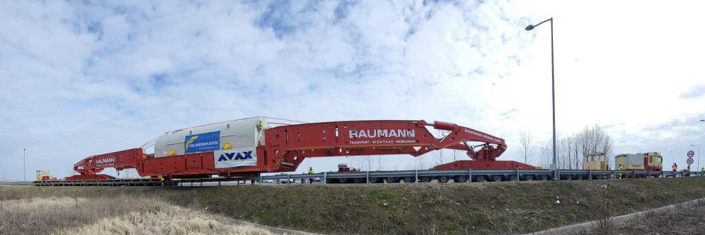 VIDEO: Cum arată cel mai mare transport agabaritic care a trecut ...