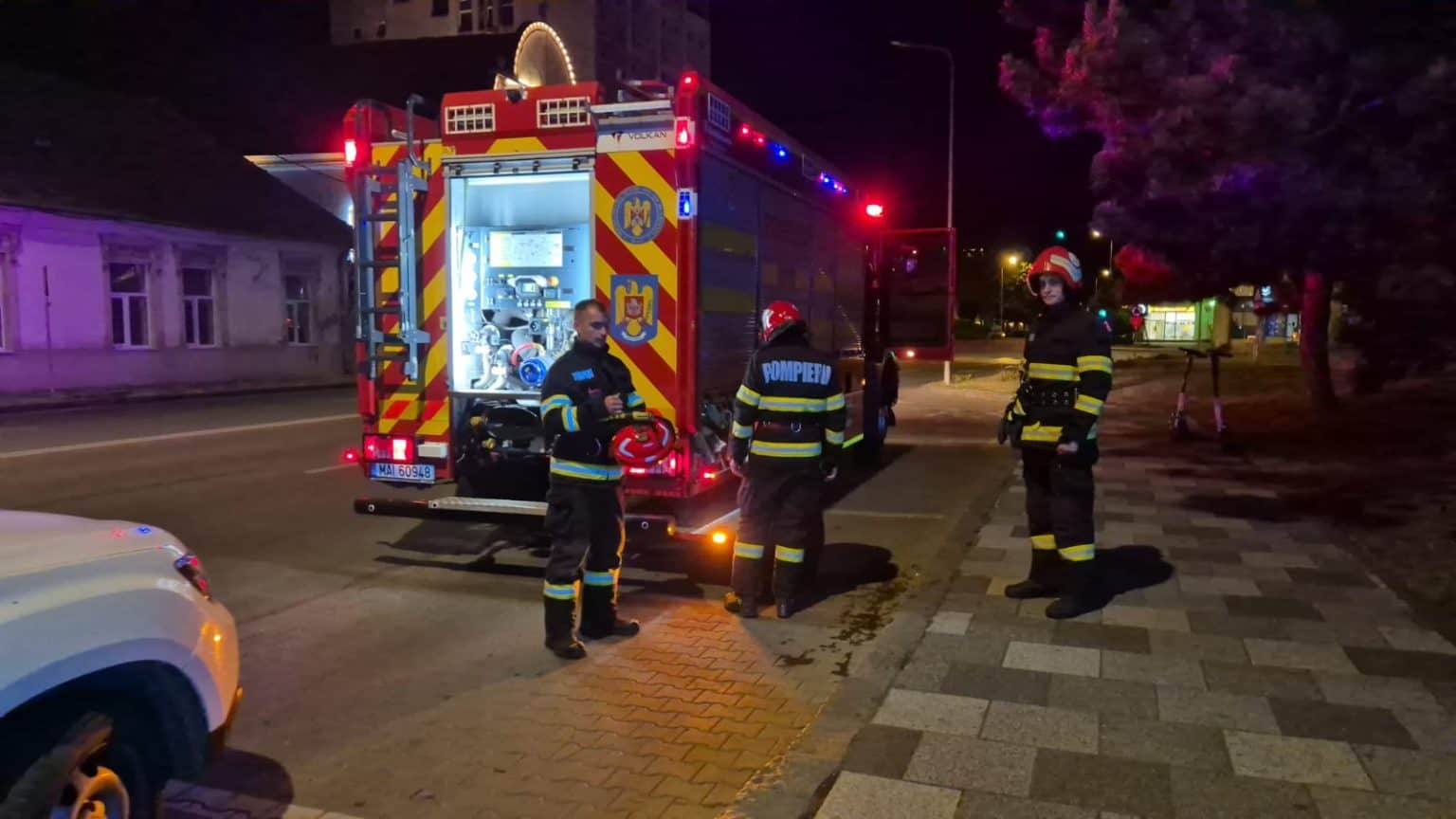 FOTO-VIDEO: INCENDIU în centrul municipiului Alba Iulia. A luat foc o cameră de supraveghere din ...