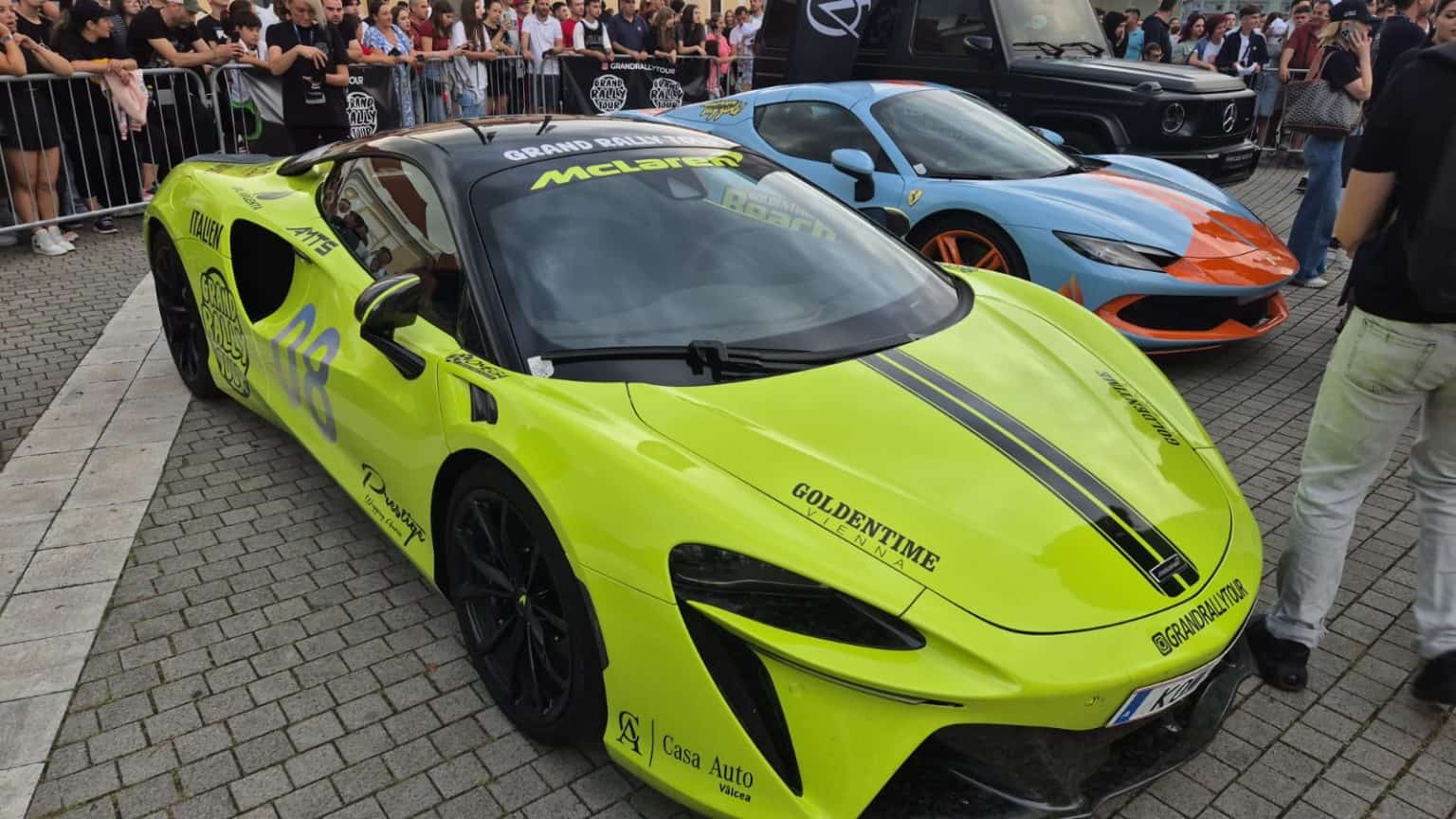 VIDEO Grand Rally Tour la Alba Iulia: Peste 25 de supercar-uri, Ferrari ...