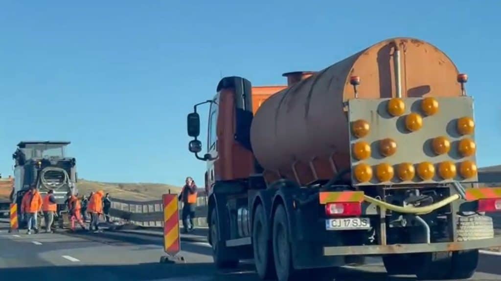VIDEO: Noi probleme pe Autostrada A10. Surpare pe o porțiune de ...