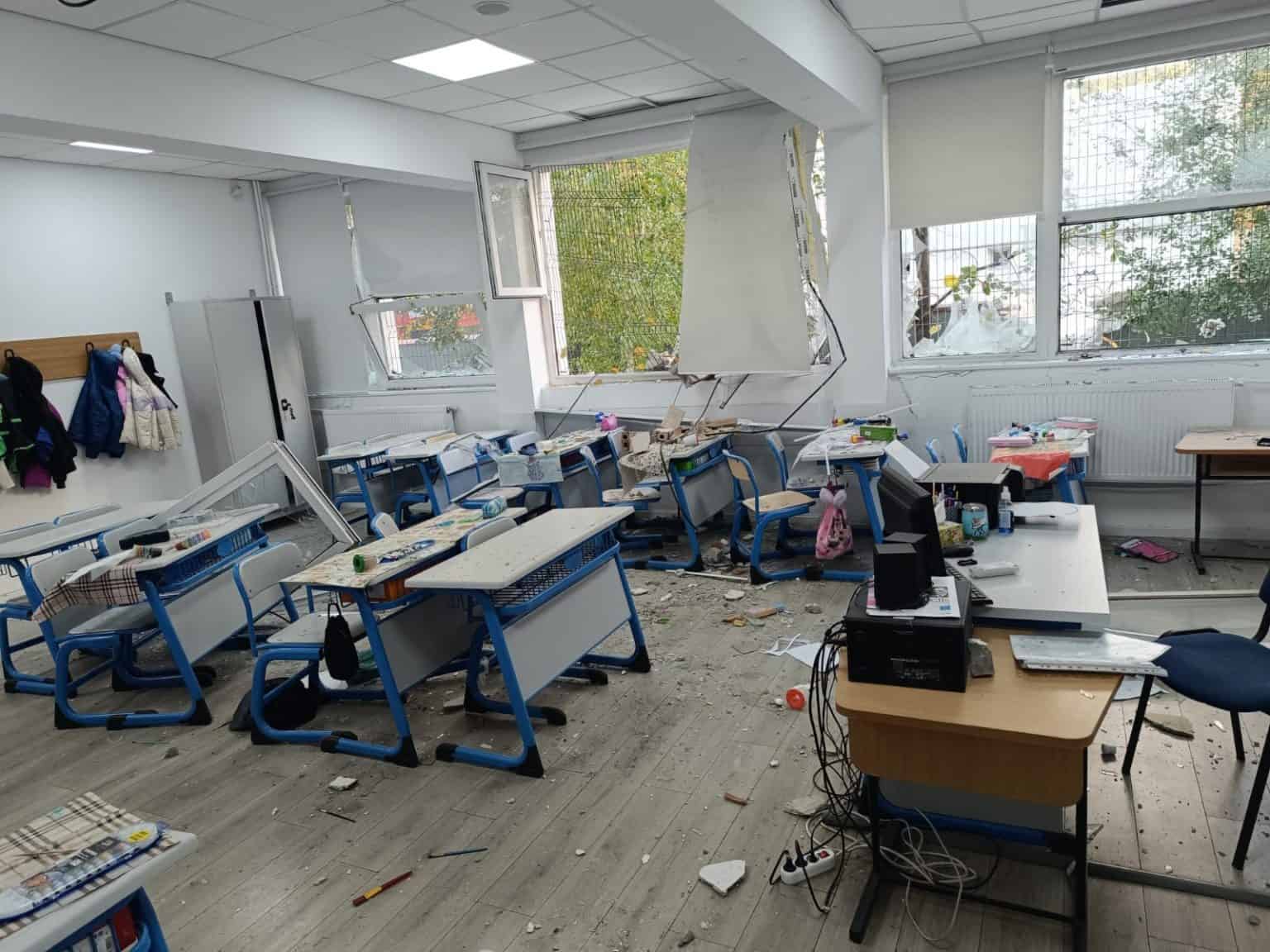 FOTO VIDEO UPDATE: Explozie puternică în București, într-un bloc. Trei ...