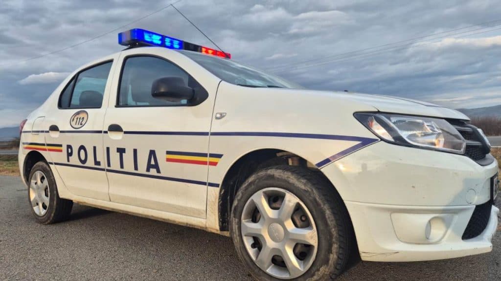 Accident pe DJ 107 între Blaj și Jidvei. Un autoturism a intrat într-un ...