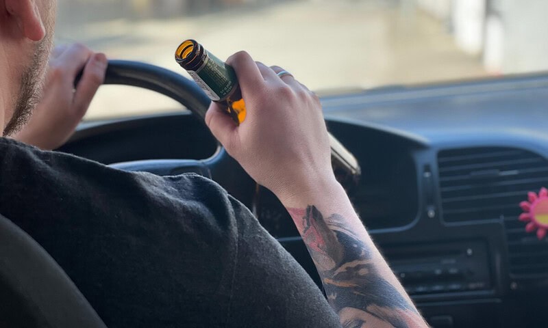A băut și a furat un autoturism pentru a merge după țigări, dar a ...