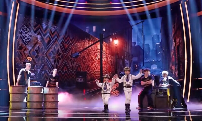 VIDEO: Eric și Eduard Radu au deschis Finala Românii au Talent 2026 cu ...
