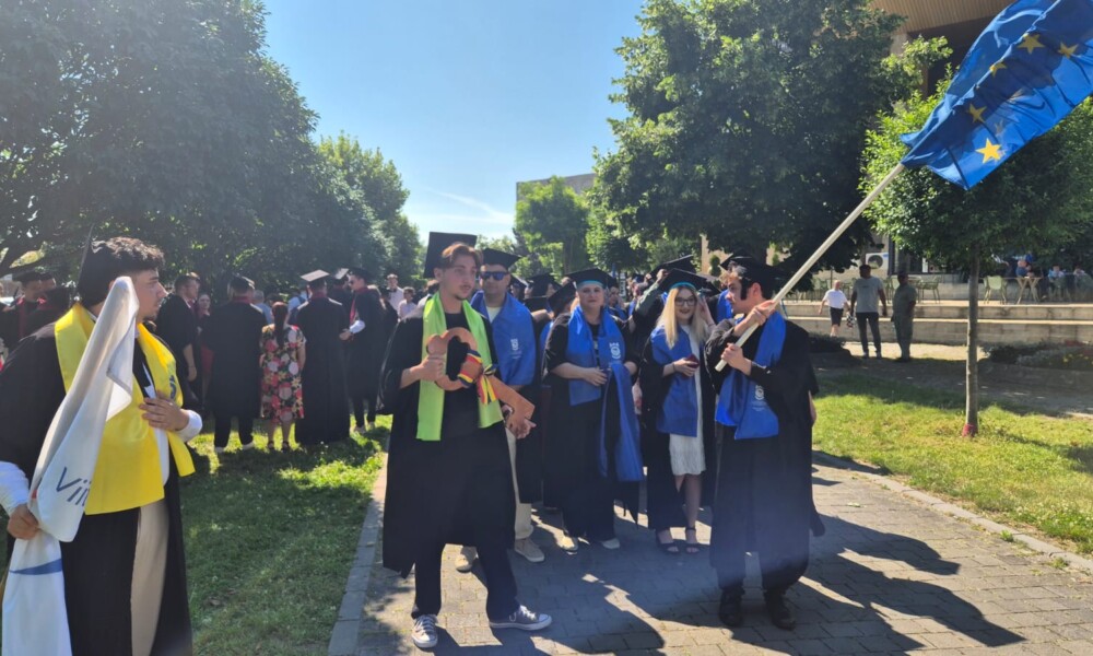 VIDEO: Festivitatea de absolvire a studenților Universității ”1 ...